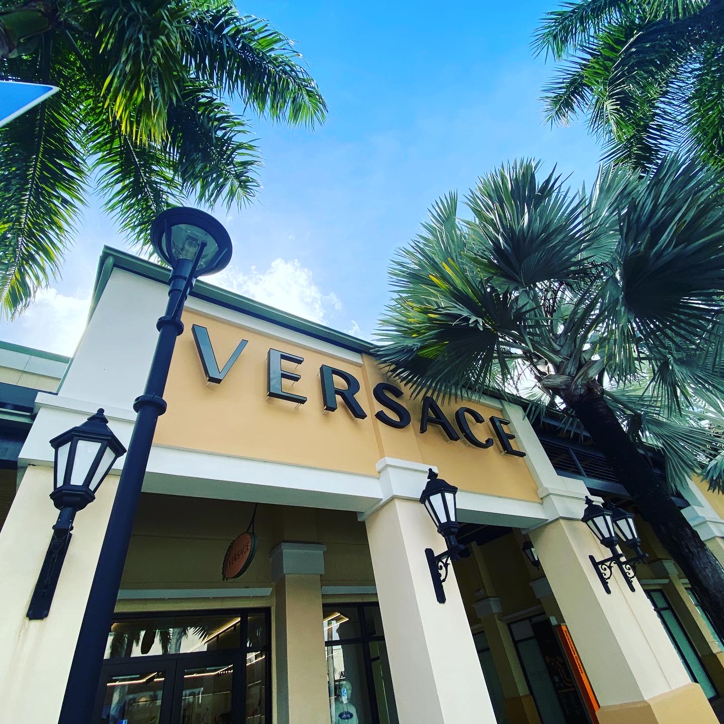 Nationally Recognized Electrical Sign Company - Corporate Signs